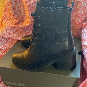 Timberland | Shoes | Timberland Black Beautiful Textured Print Leather ...